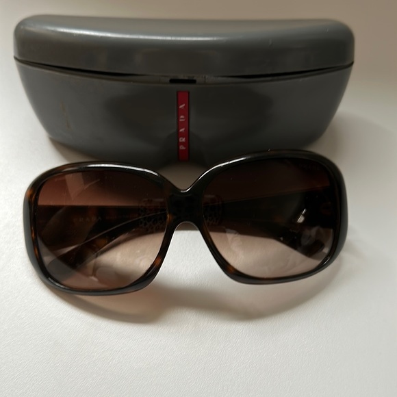 Prada | Accessories | Prada Spr 25n Womens Brown Torture Oversize ...